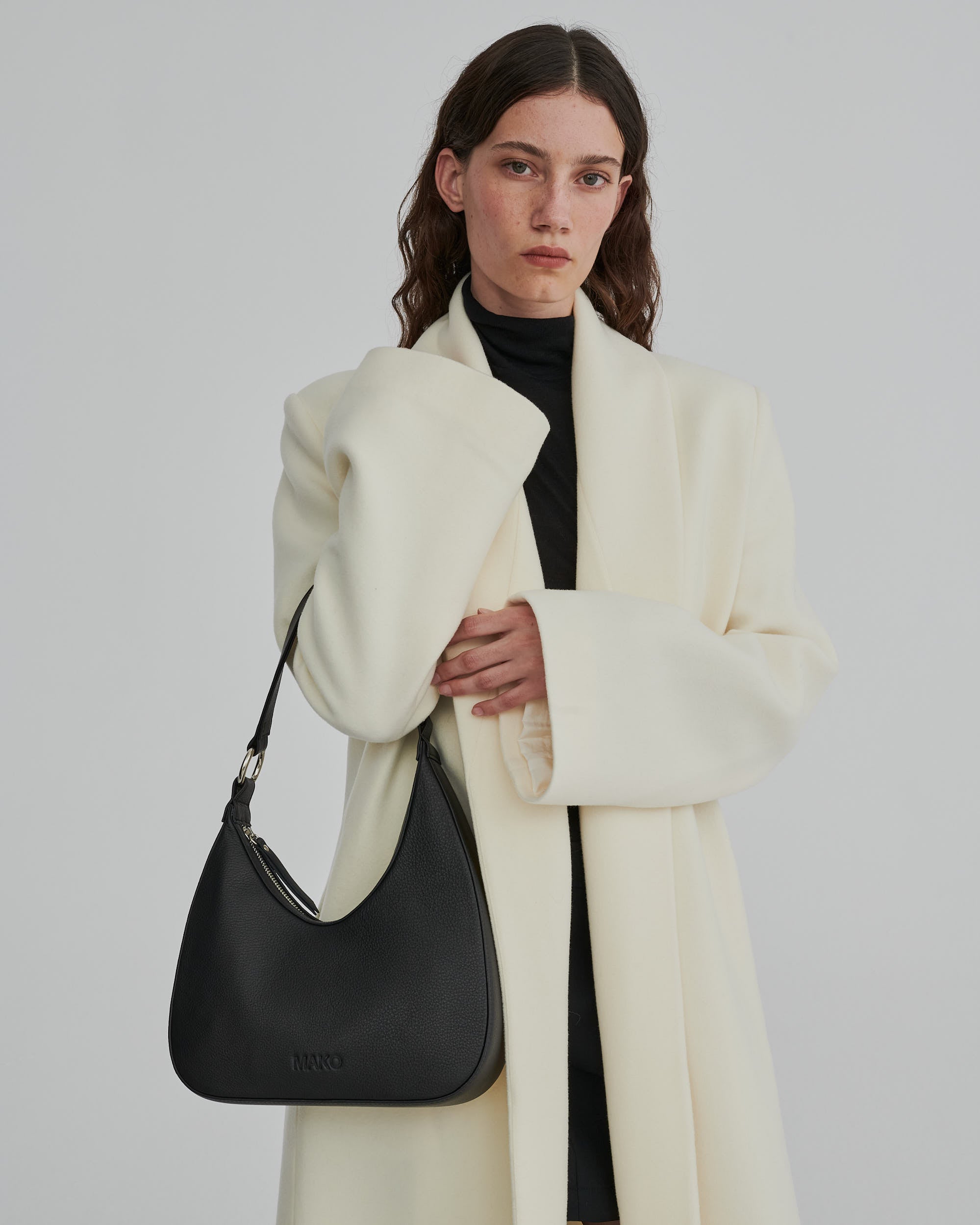 Luna Shoulder Bag Black – MAKO STORE
