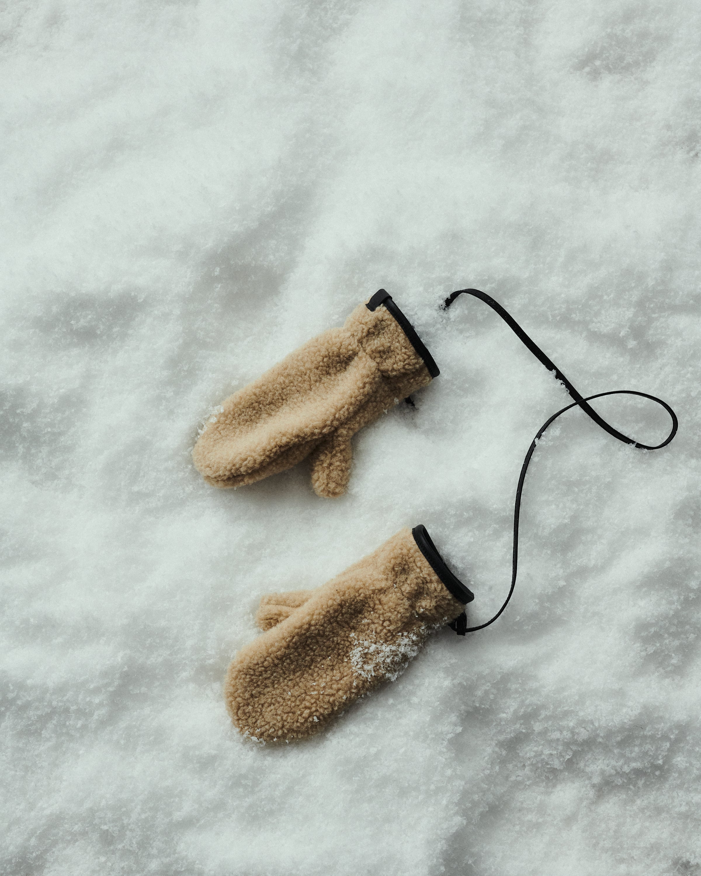 Teddy Gloves Beige – MAKO STORE